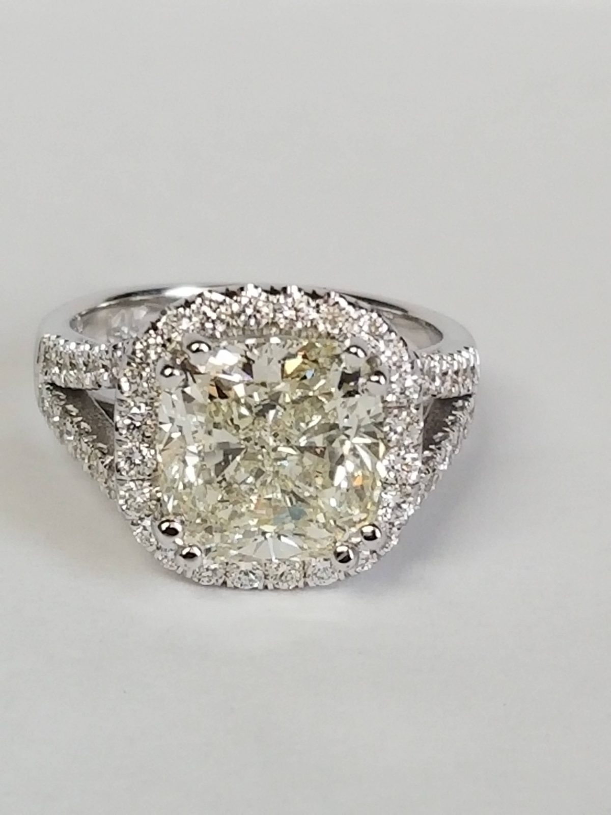 What millennials think about synthetic diamond engagement ring ...